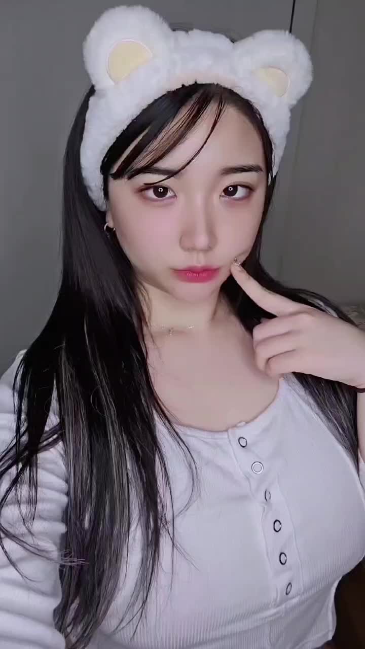 🦄 @e_chi_hh - echi 이치 - TikTok