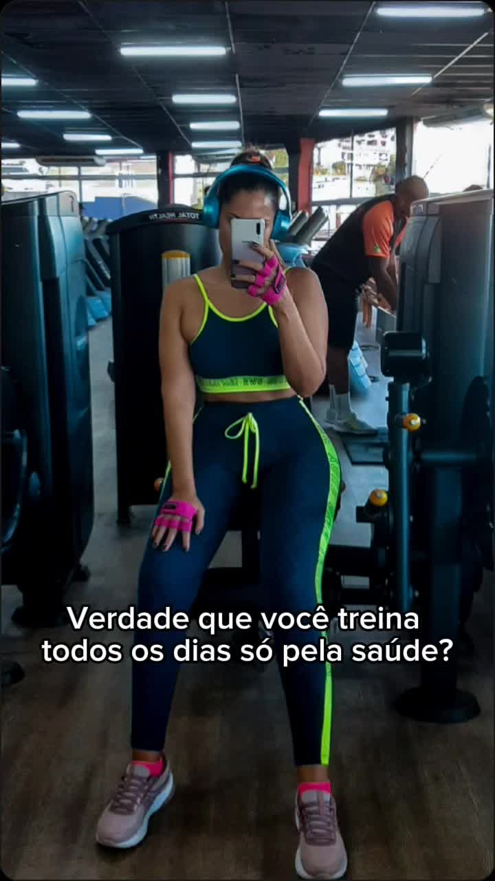 Tem dias que é pela saúde. Em outros | Erica Mateus (@ericamateuspino)