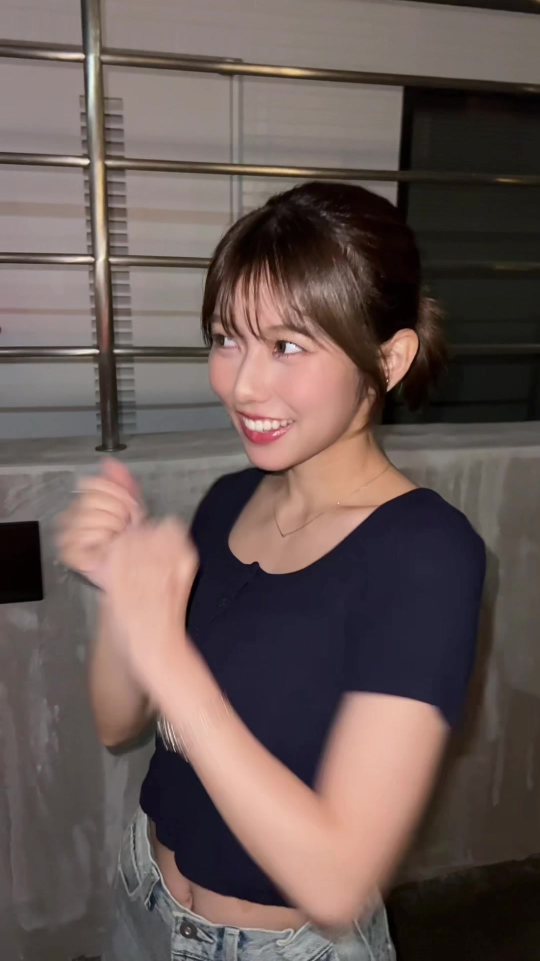 電話かラインどっち派~？☺︎ ︎ #AMEFURASSHI #鈴木萌花 | 鈴木萌花 (@suzuki_moeka_official)