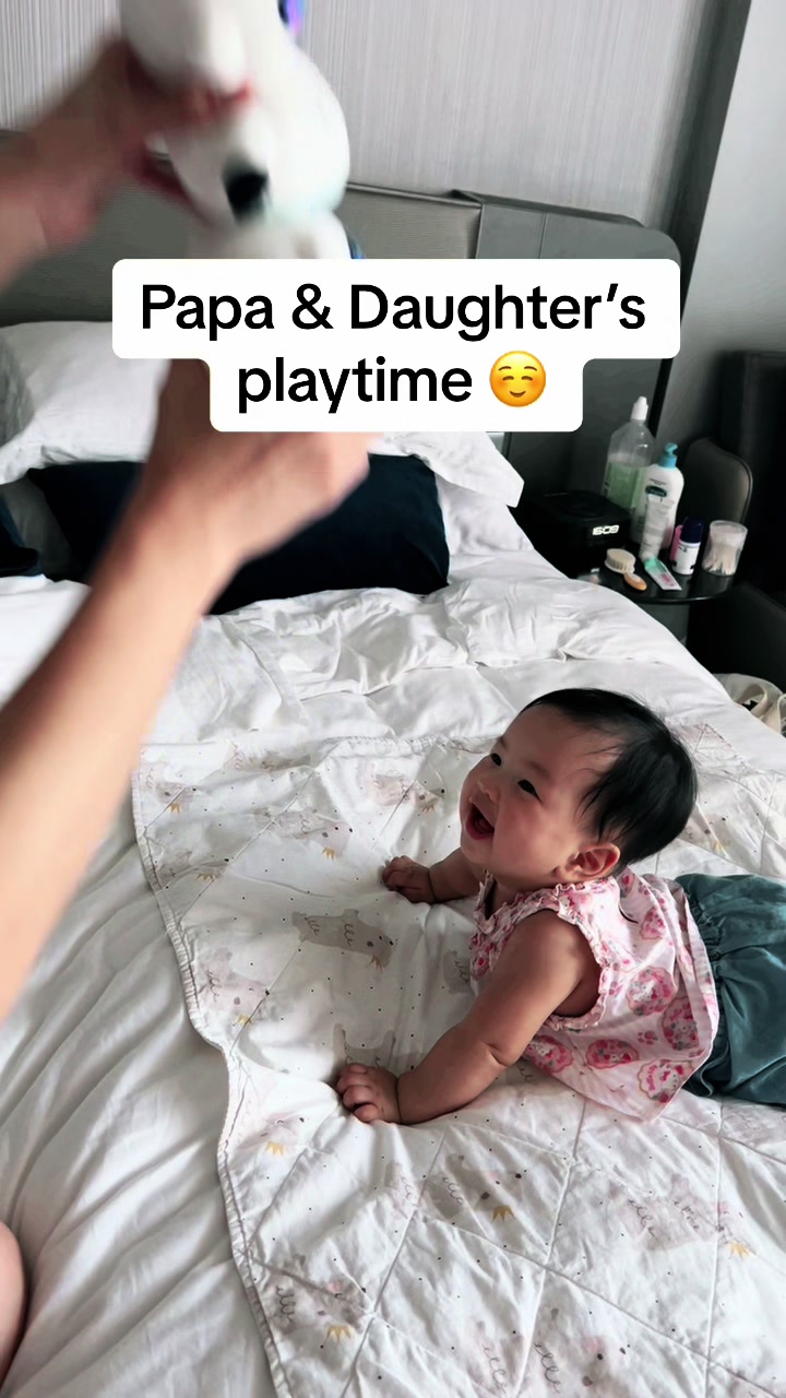 มาดูสิว่า น้องอั๊งหัวเราะอะไรใหญ่เลย | Suchanan Achariyasuj (@mami.approves)