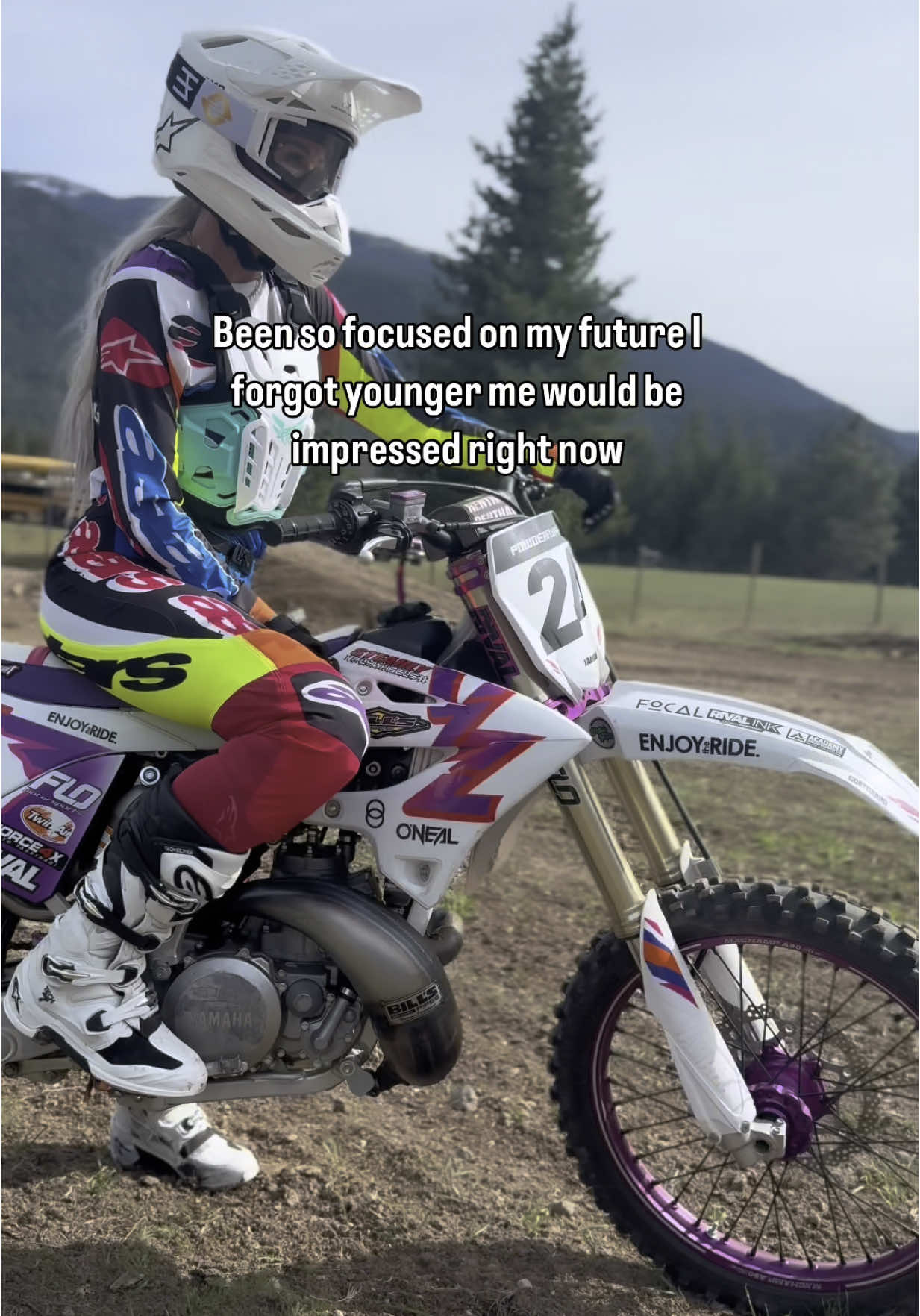 Yana Roney (@powderfluffgurl) - Urlebird