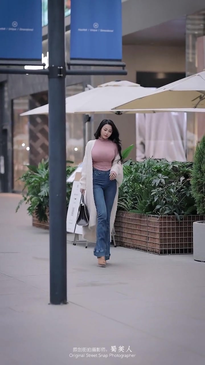 Echo Yue (@echoyueofficial) - Urlebird