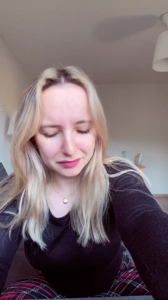 Kristina Marks (@kris.marks) - Urlebird