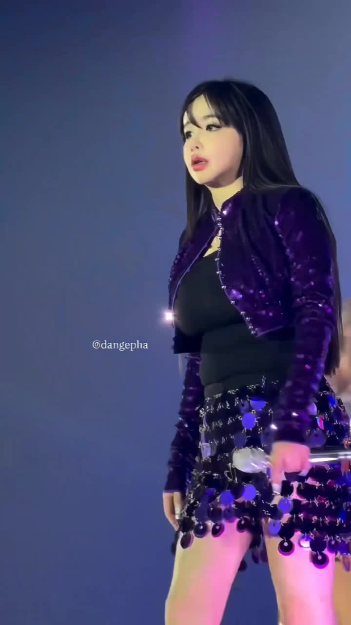 Bommiie concert at bangkok day 2 🥰 👑 | Butter Corn 🌽 (@2ne1_parkbom.fan)