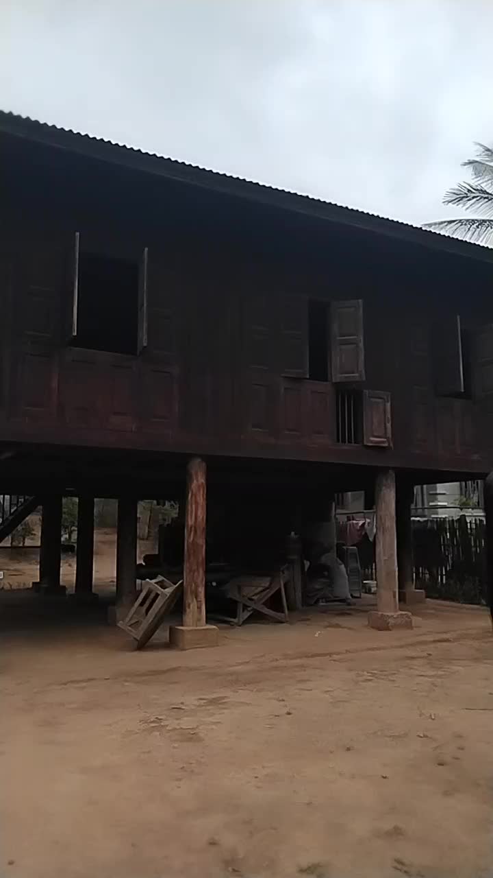 မိုးကျနေတာမြင်လား | Nan Ei Ei Tun (@naneieitun3333)