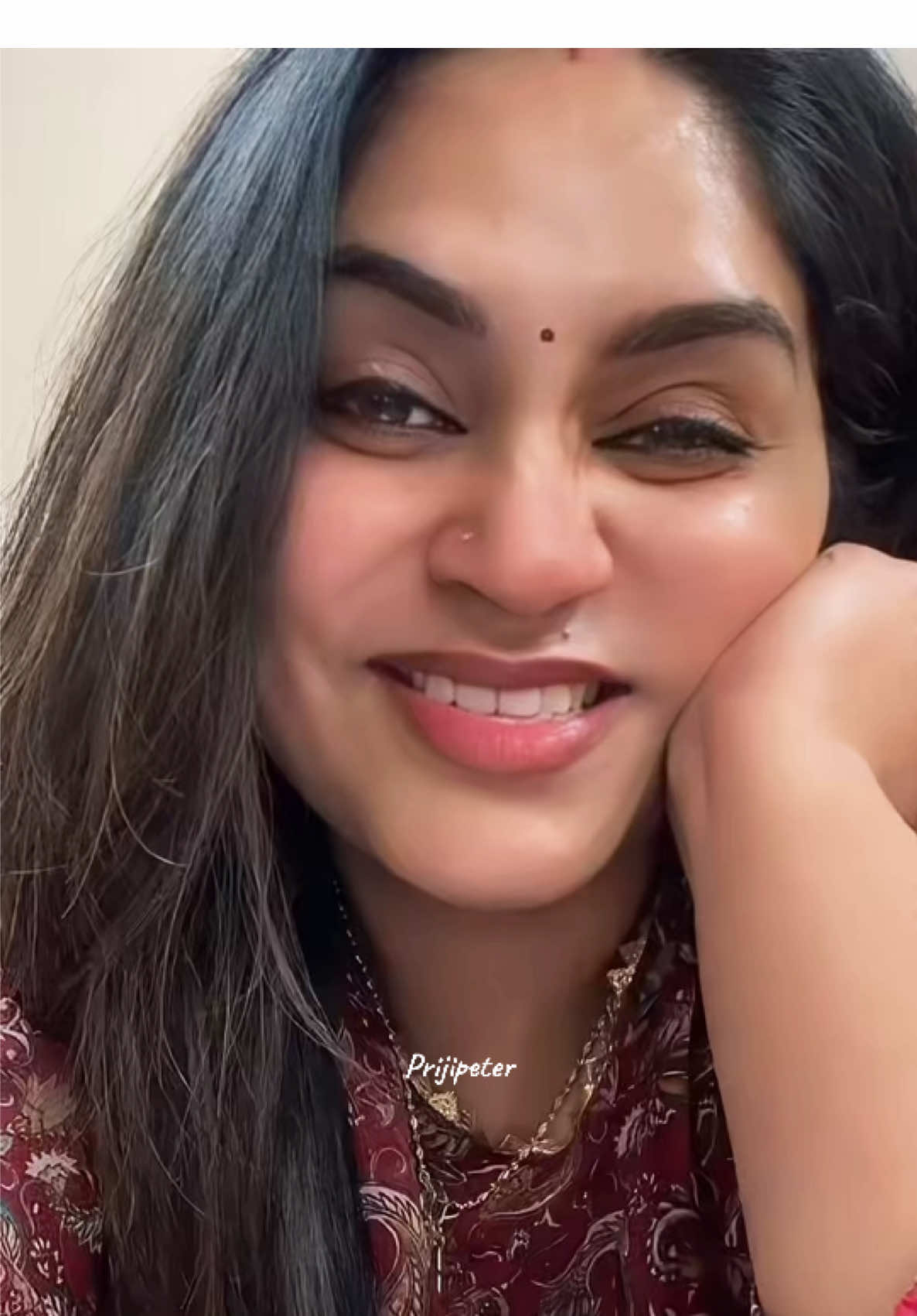 like what’s wrong with it | gali 🍒 (@gali.golann)