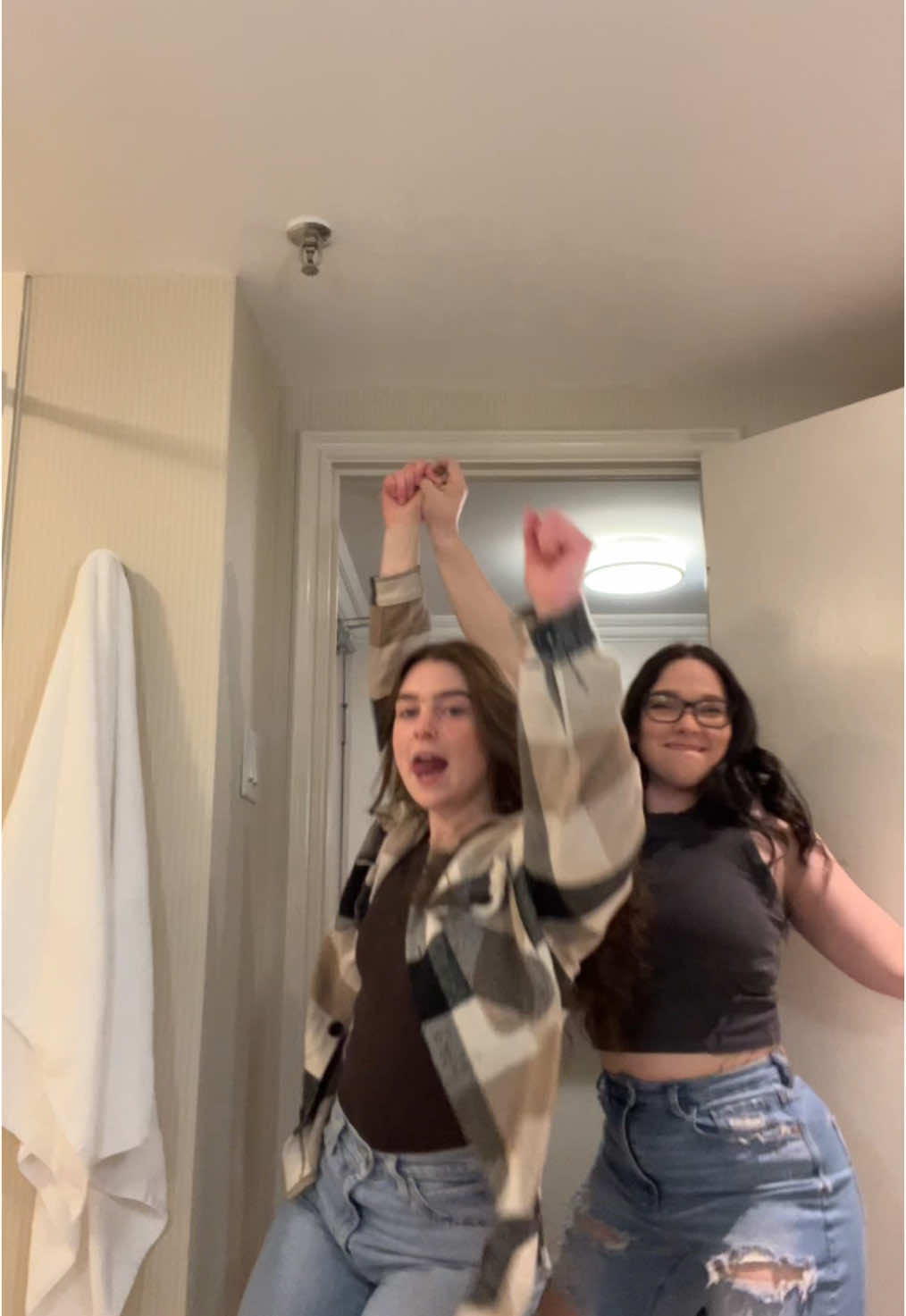 jilllyyy (@jilllyyy38) - Urlebird