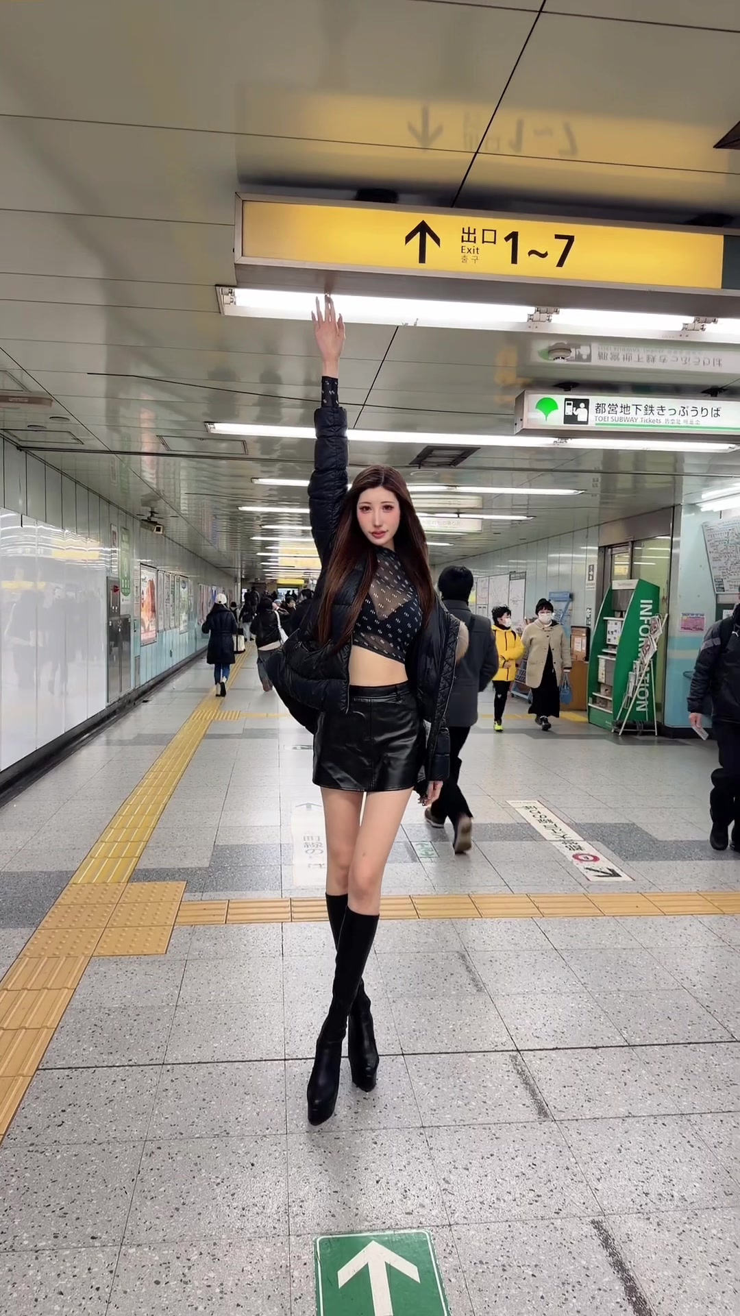187cm高身長女子の本気💪🏻 基本届かない場所は無いよ #高身長女子 | はな(hana) (@hana187cm)