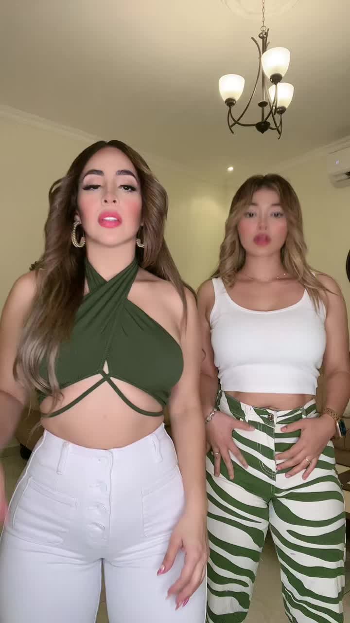 NEW TREND 🎉 @Nath 🍭y yo hicimos este | Danielatv21 (@daniela21tv)