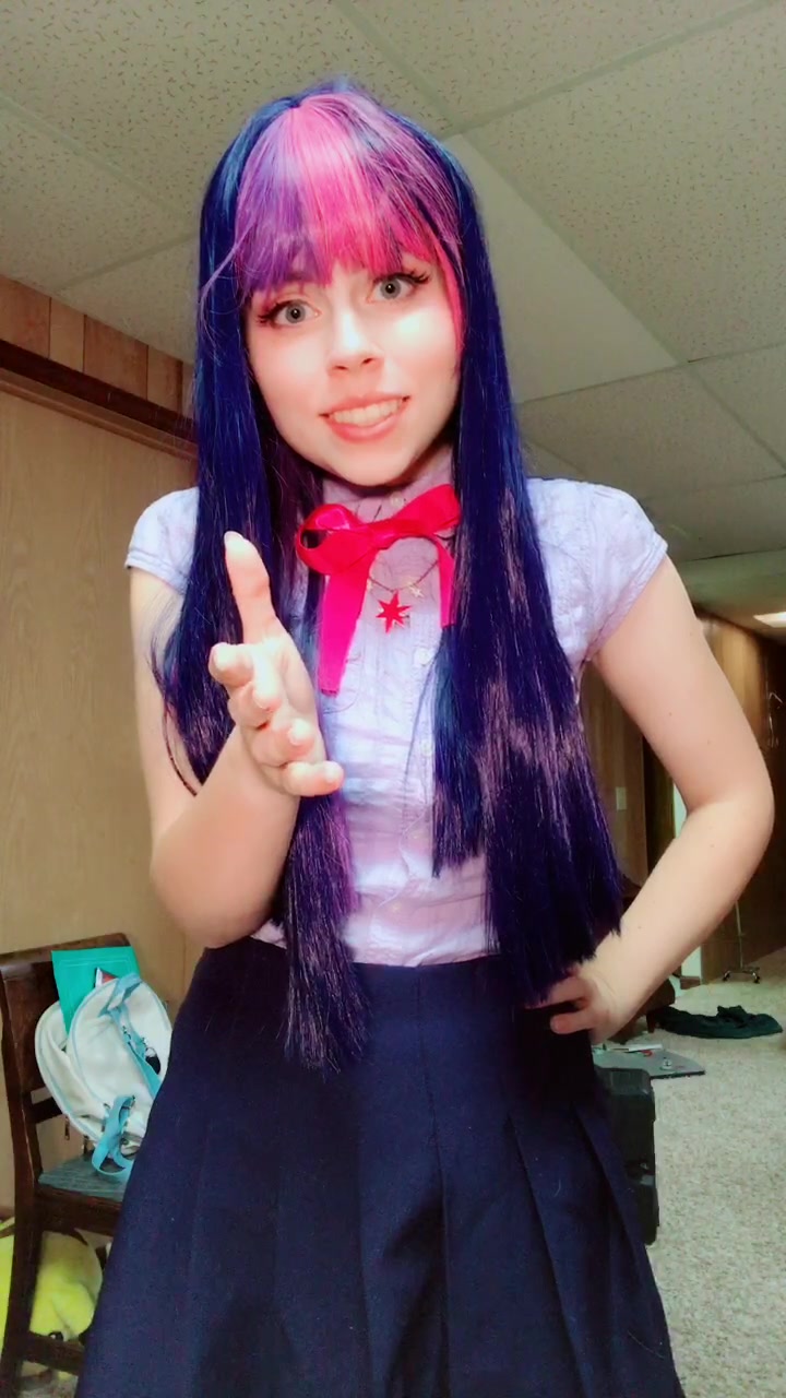 Ok #fluttershy cosplayers nows your | MeduKitty (｡•̀ᴗ-) (@medukitty)