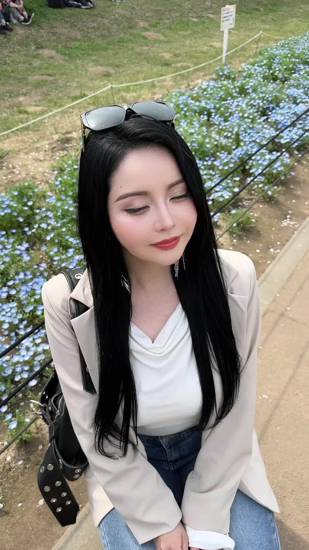 主張強いオナゴとドアップするカメラマンで桜が見えない春 | LINKA🇯🇵 (@linka_1217)