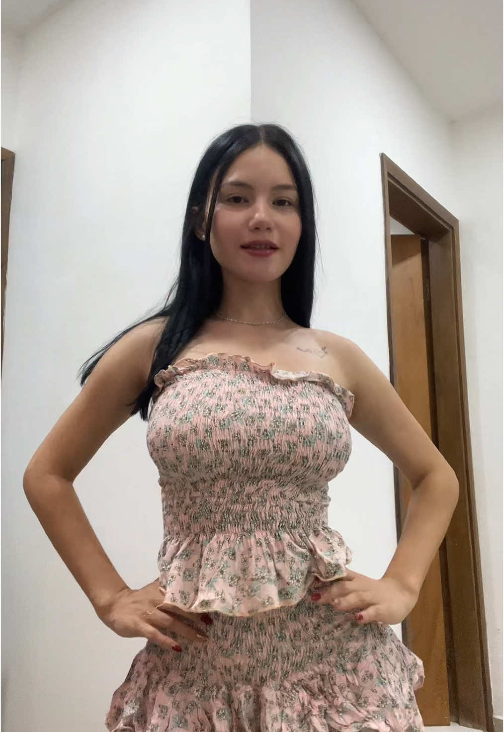 Qué tal mi vestido ? 🙂‍↕️ | Denisse Roa :) (@noeroa)