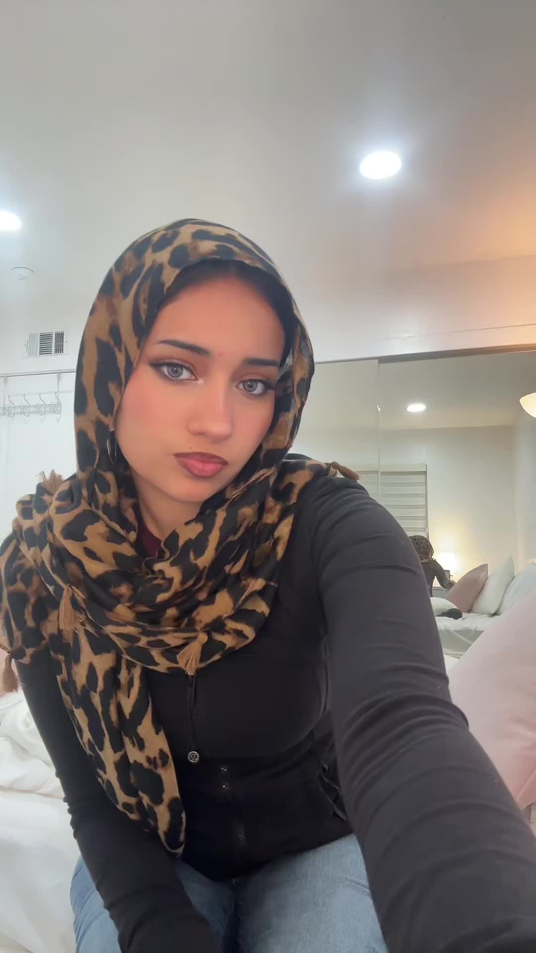 蓝衣战神续集 女混混打架综艺《breakingdown6》大战网红甜歌 | 懂王#迷糊君 (@by_mihujun)