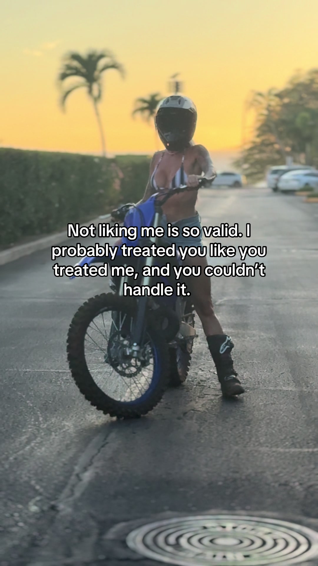 Yana Roney (@powderfluffgurl) - Urlebird