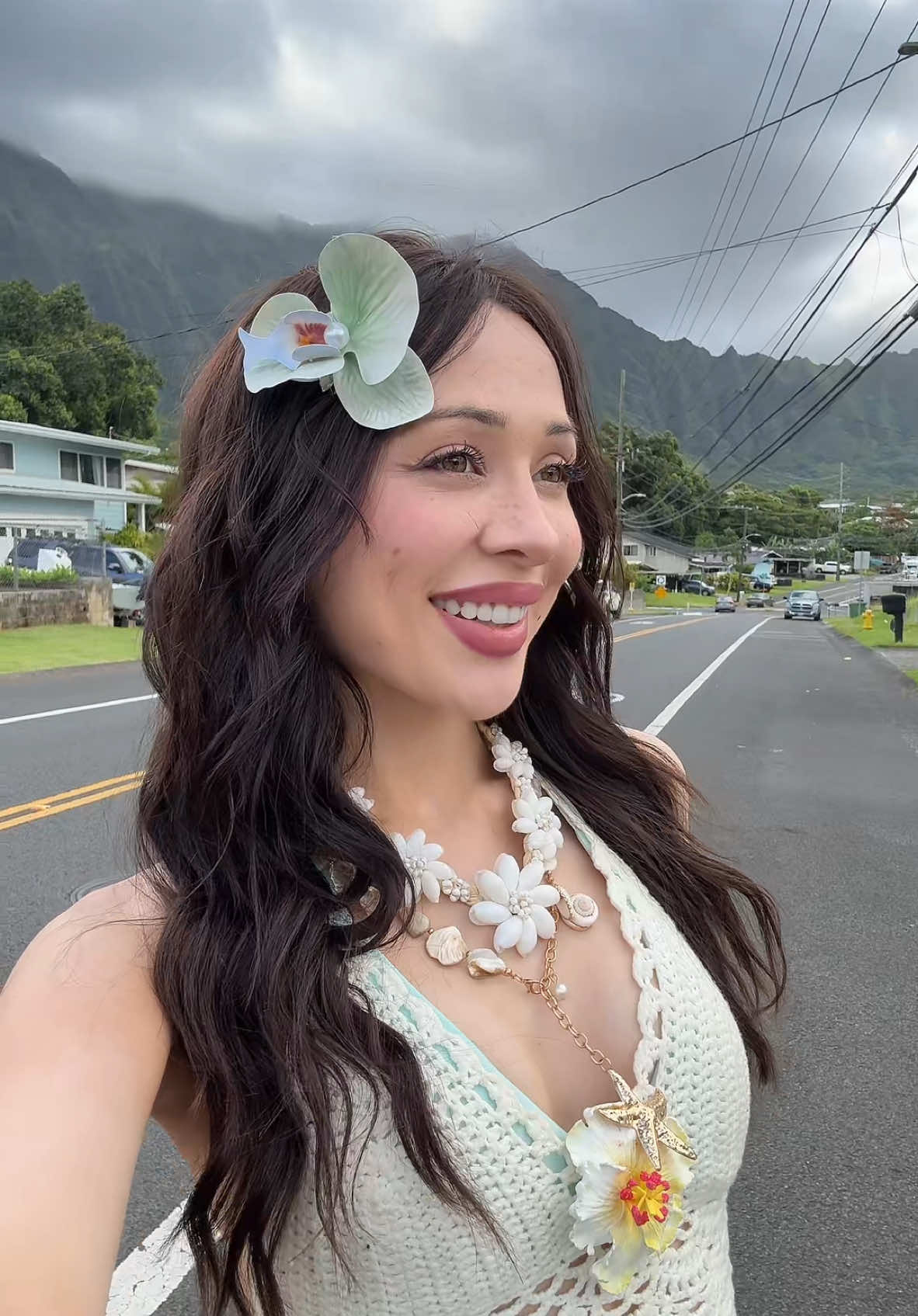 we are in Hawaiiii🌺 @Princess Amelia | Elsarca (@elsarca)