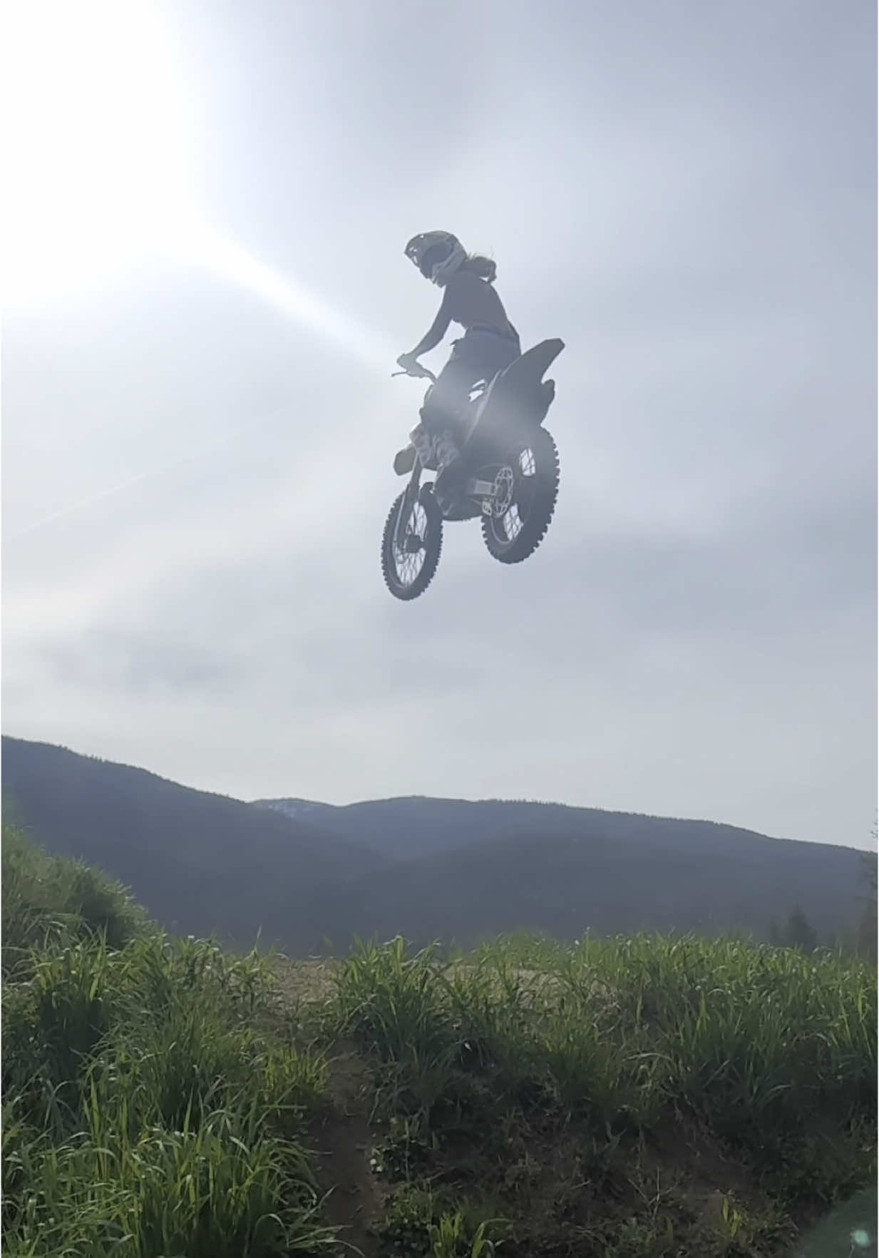 Yana Roney (@powderfluffgurl) - Urlebird