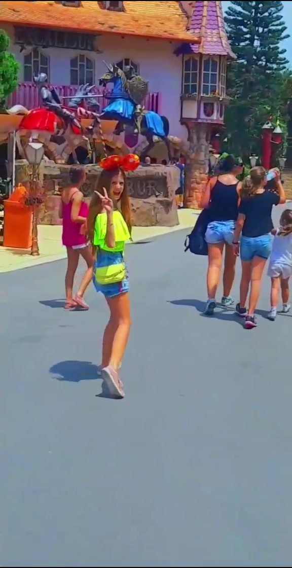 Julia Vitória (@modelo_julinha) - Urlebird