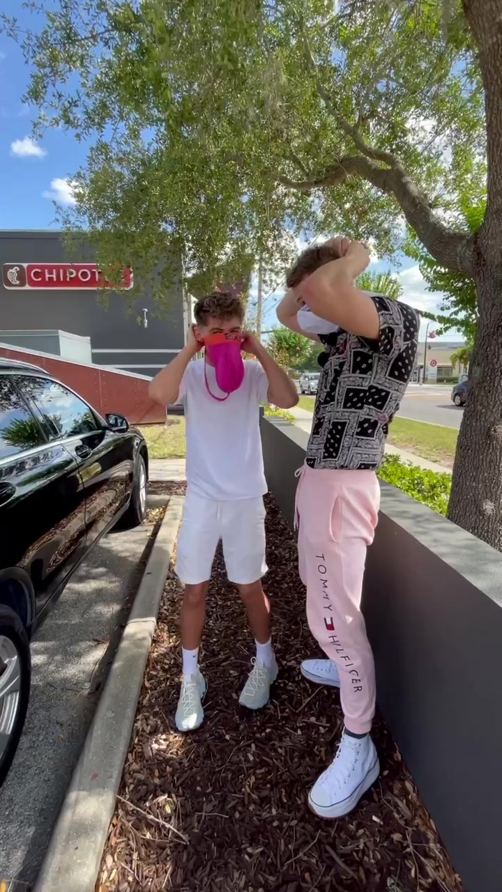 The official Ben (@rawr_itsben) - Urlebird