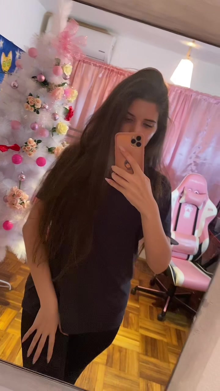 Luz ASMR 💋 (@freyjavictoria) - Urlebird