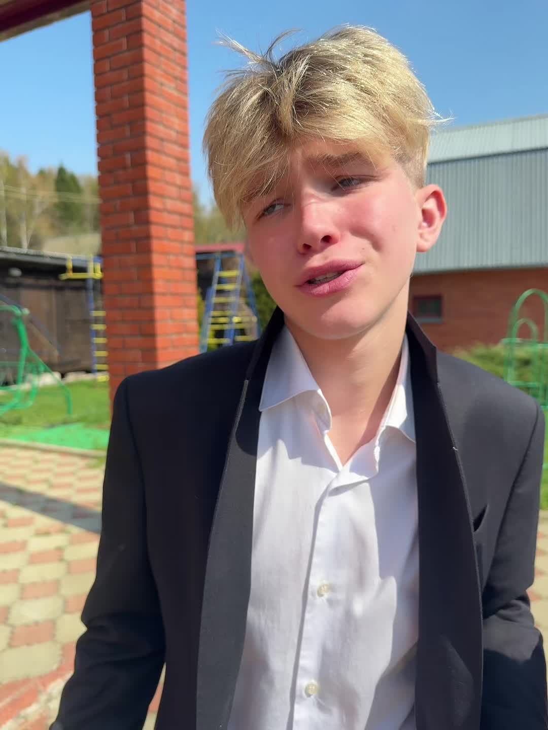 как вам наш новый трек? д ещё и в таких | Соня Сафарова (@sonya_safarova)