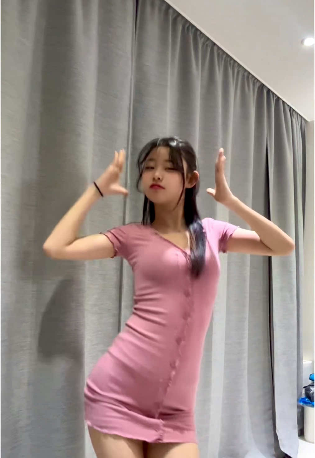 🙄🙈🍀🌸 #추천추천 #틱톡챌린지 #유행챌린지 #챌린지 #커버댄스 #댄스 | 김민솔 (@minsol090)