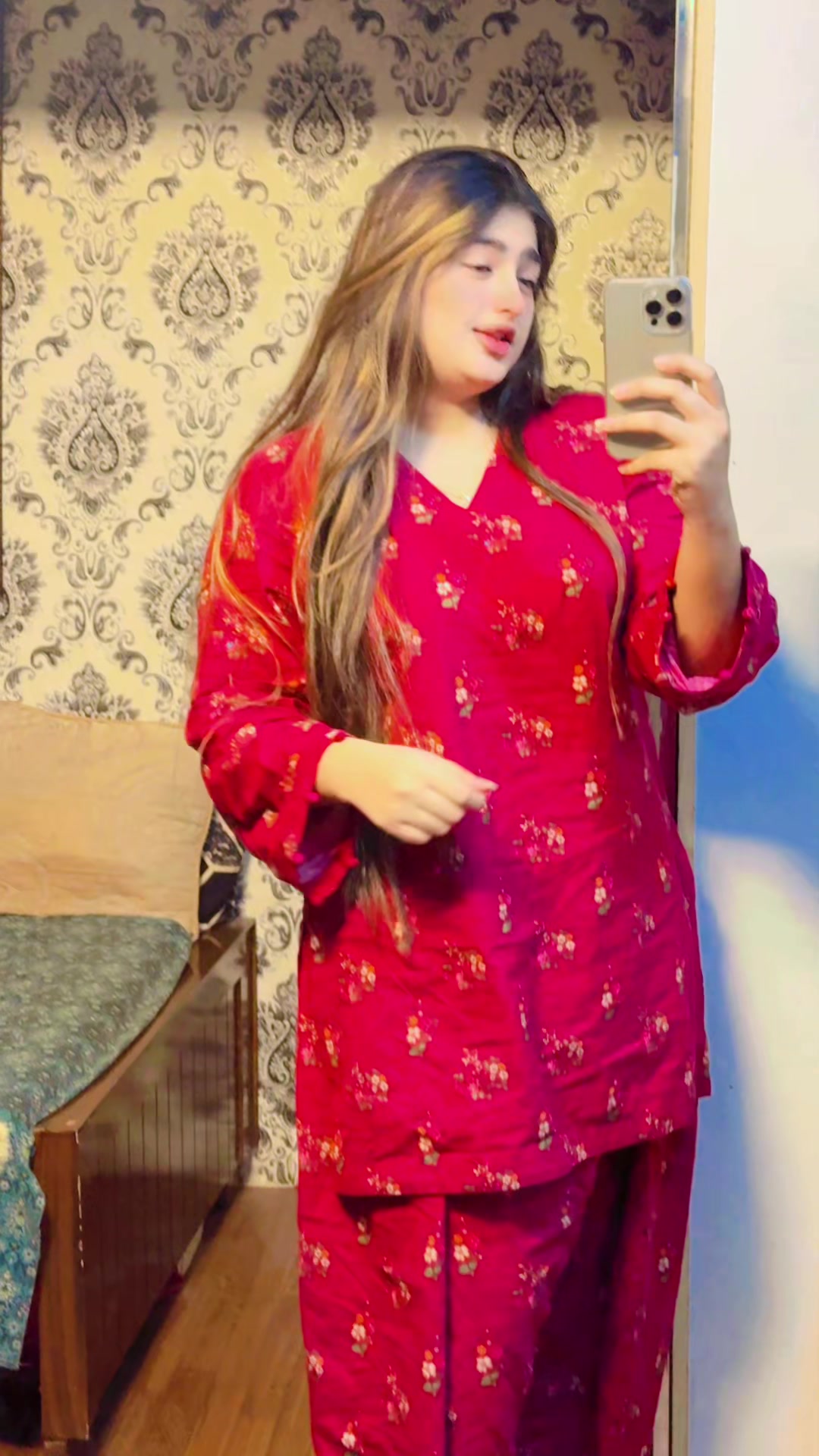 1 hour of "chicken jockey" | alxtern (@alxtern)