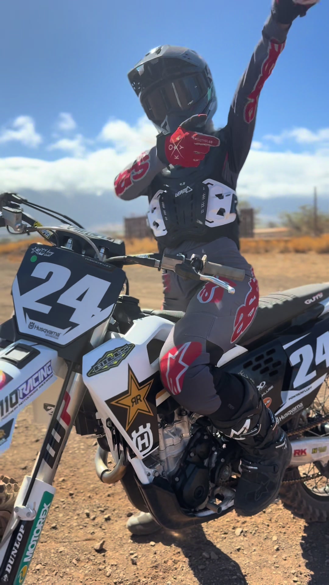 Yana Roney (@powderfluffgurl) - Urlebird