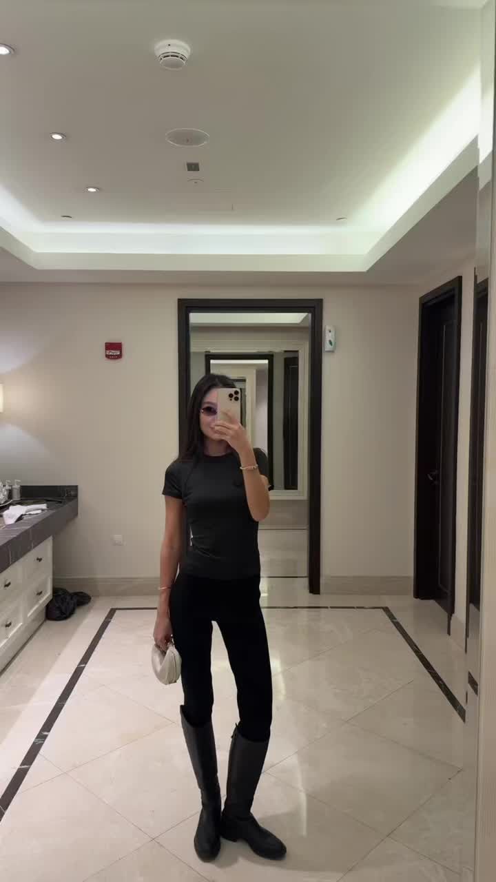 Aiss (@hi.aisss) - Urlebird