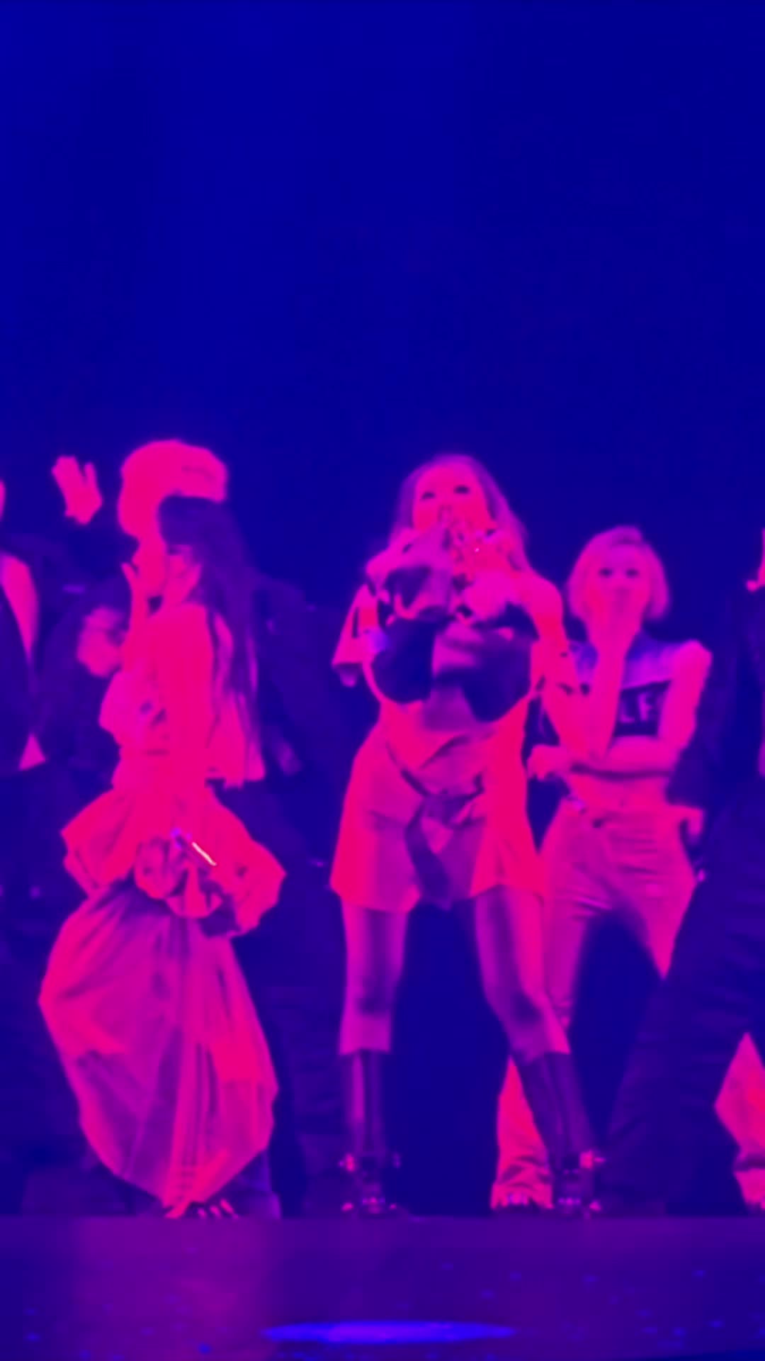 Naega jeil jal naga 📢 2NE1 - I AM THE | Troise (@troiseenriquez)