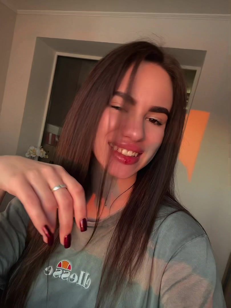 Aleksandra 🖤 (@aleksandra.ss_13) - Urlebird