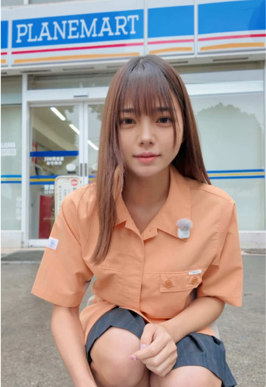 例のコンビニに行ってきたよー #例のコンビニ #コンビニ #撮影スタジオ | にどね（Nidone） (@nidonenko)