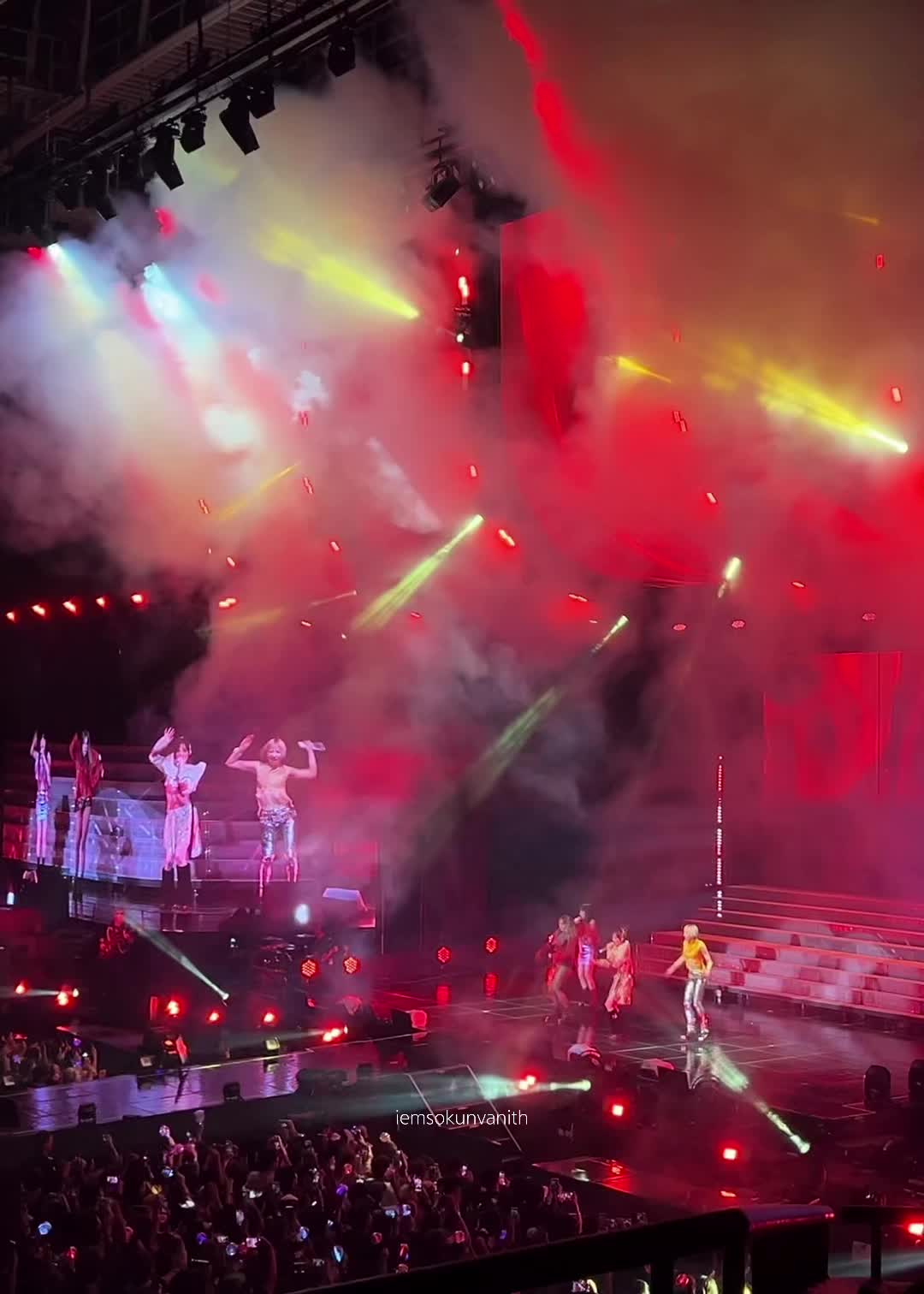 2NE1 - FIRE | 2024 2NE1 CONCERT | Iem Sokunvanith (@iemsokunvanith)