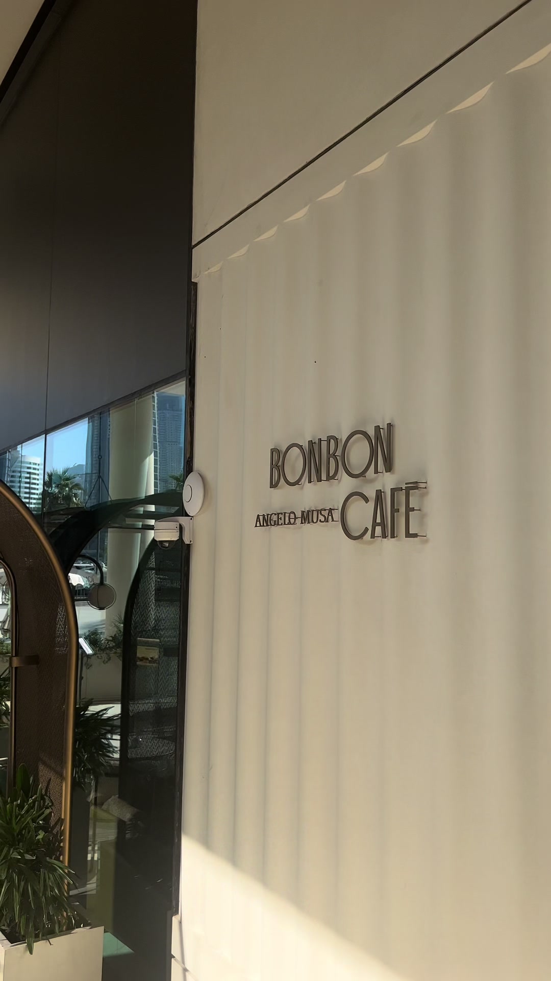Bonbon Café Date - Spanish Latte 9/10 | eatingaroundae (@eatingaroundae)