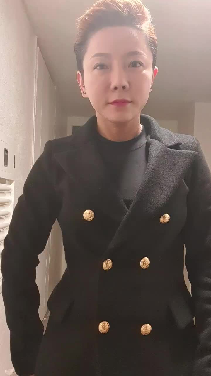 #10초얼굴짤 #솔로무드 40대 아줌마 출근복장 #슈트 #금찌 | Charisma Lee - 독락서쾌 (@dockrockfitness)