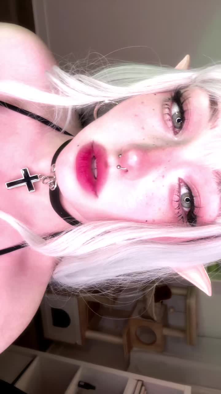 lowkey𒉭 (@lowkey_deadinside) - Urlebird