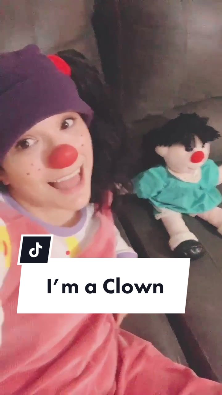 On top of being a cosplayer, I am a | Painter Bee (@painter.bee)