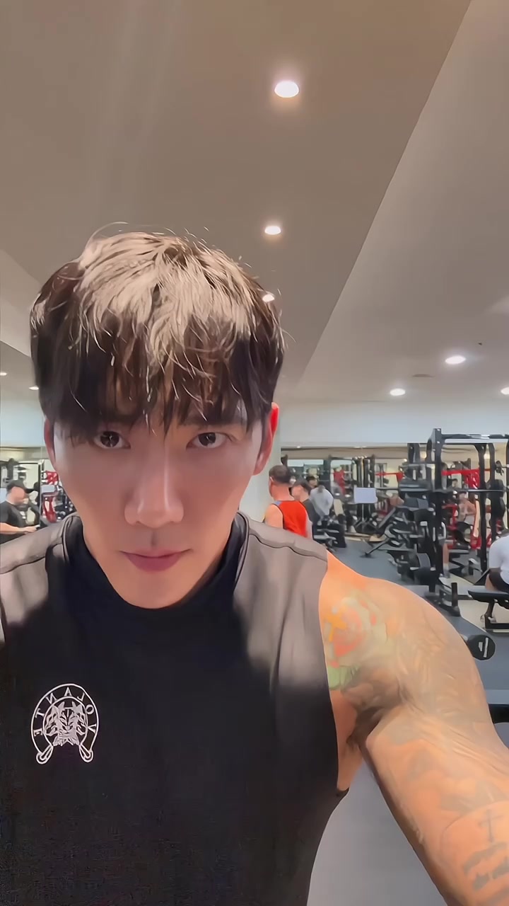 Ig:iamsamyy.c | iamsamy.c0w0 (@iamsamy.c0w0)