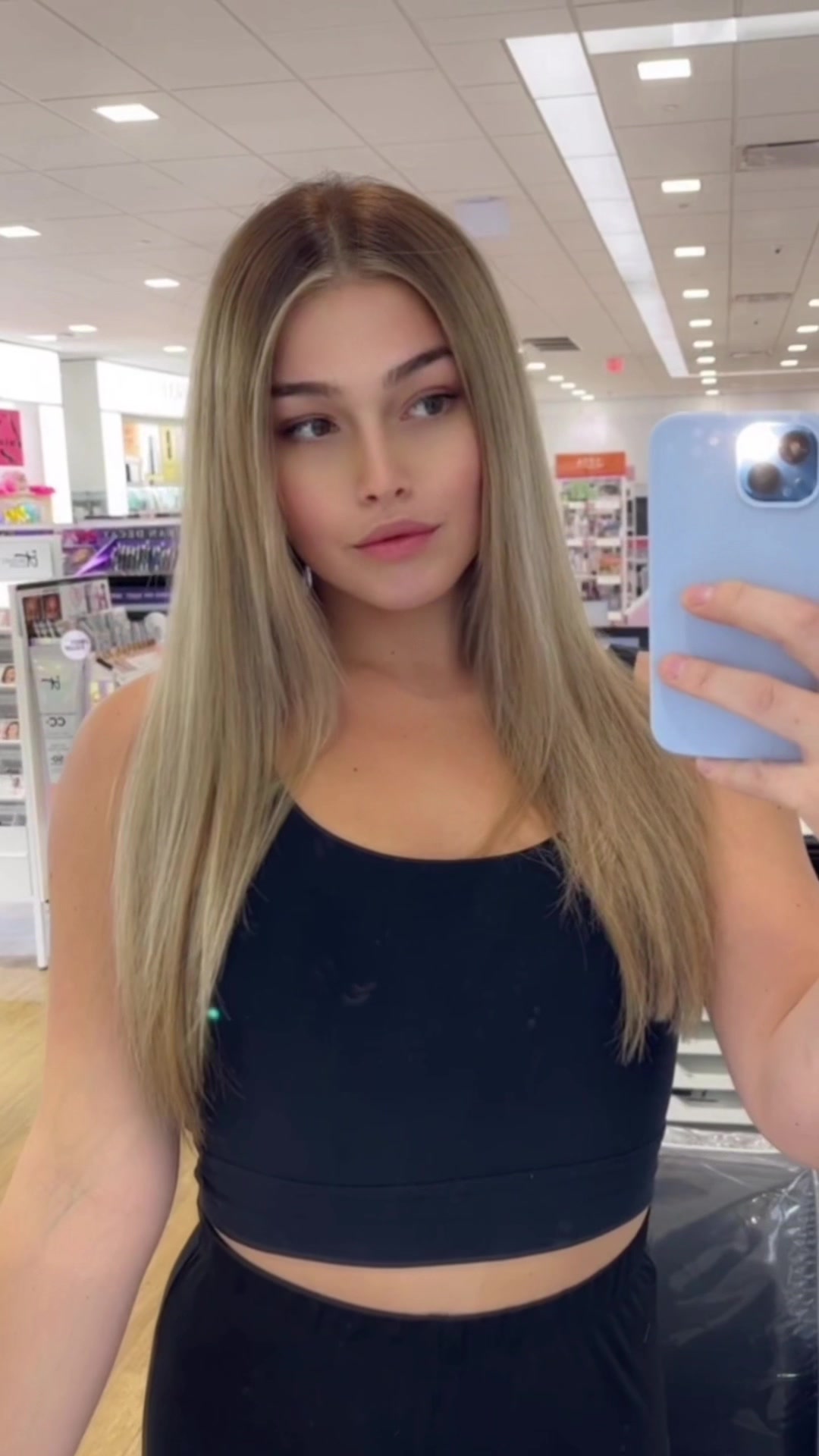 Ariel Long (@theariellong) - Urlebird