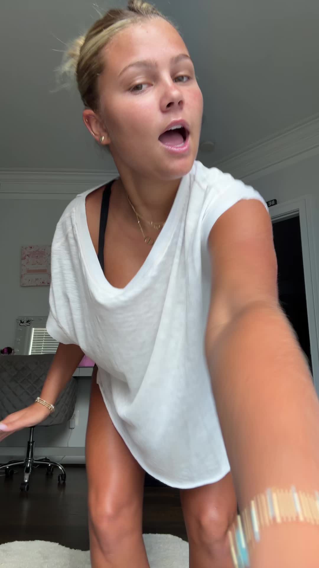 Sisters go to gym!! | Avery Bracher (@beastmodeaver)