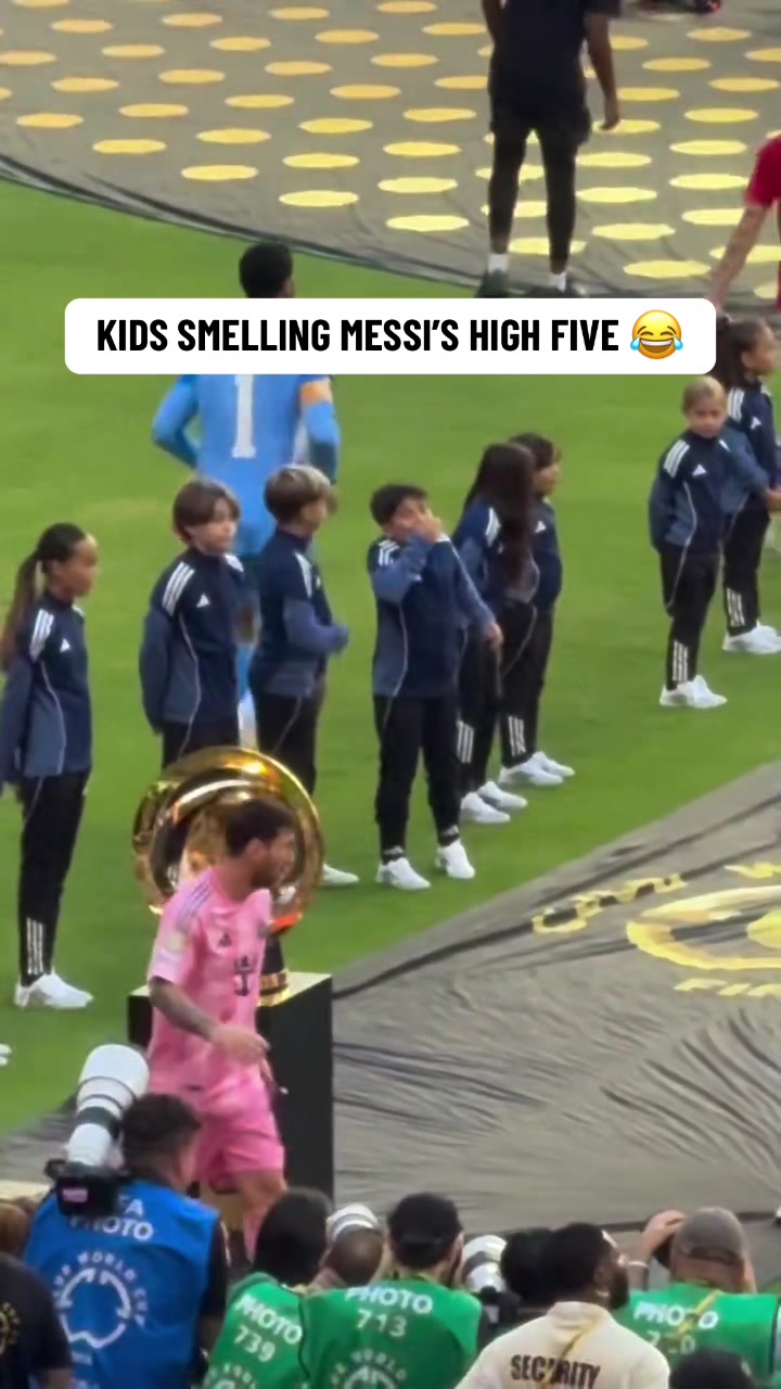 لما نكون انا ولانا في لعبة الحبار😂 | لانا و رورو (@lana_roro)