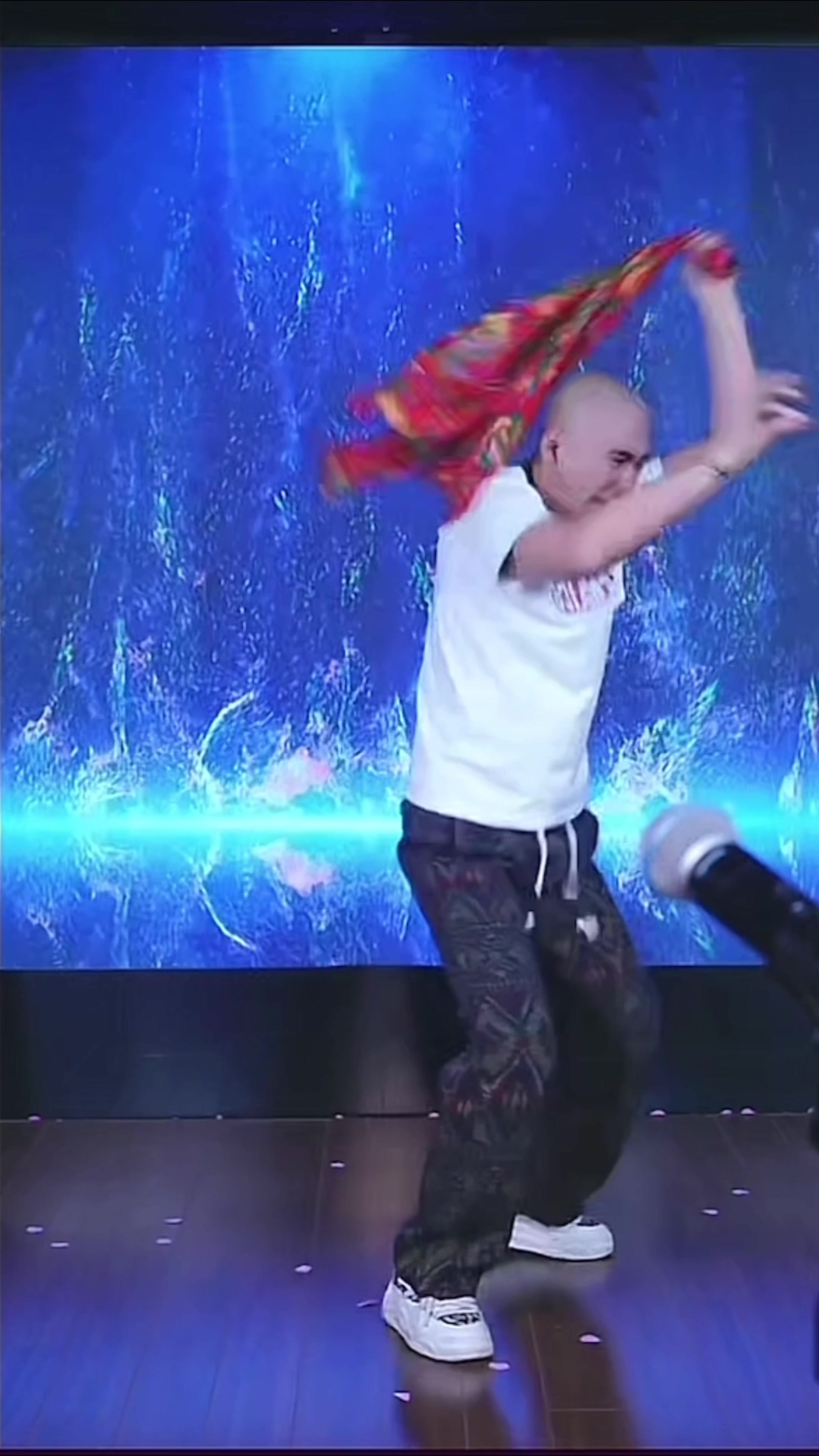 🤠😂#yutinhyulai | Yu Tinh & Yu Lai (@julyjuly26114)