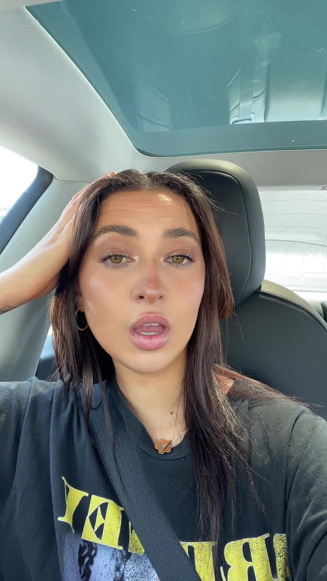 Cienna Powers (@ciennapowers) - Urlebird