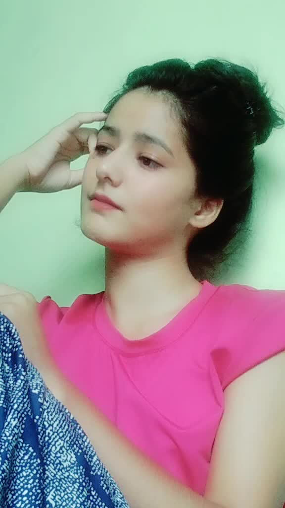 Divya bisht (@divyabisht321) - Urlebird