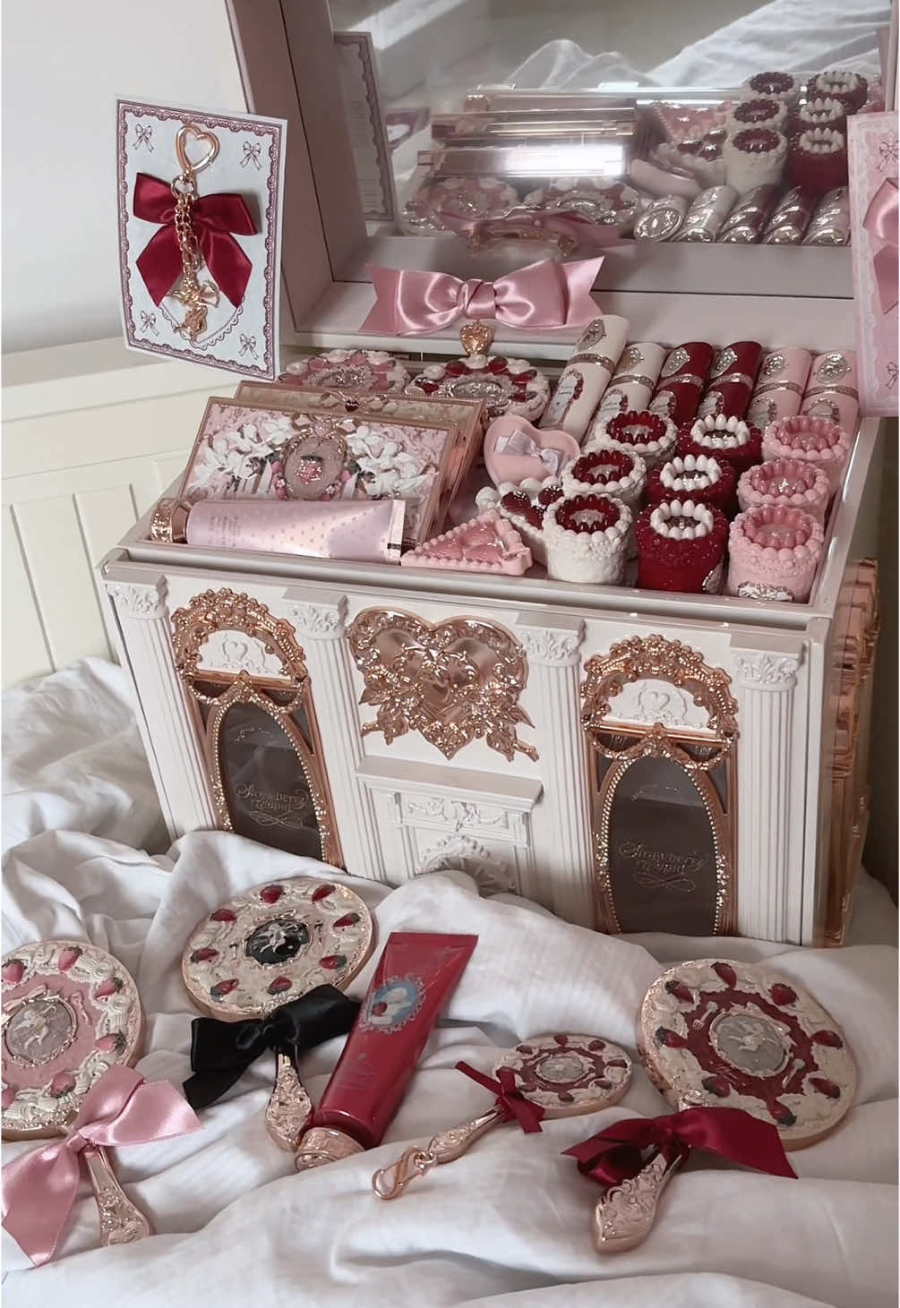 mira daisy (@_miradaisy) - Urlebird