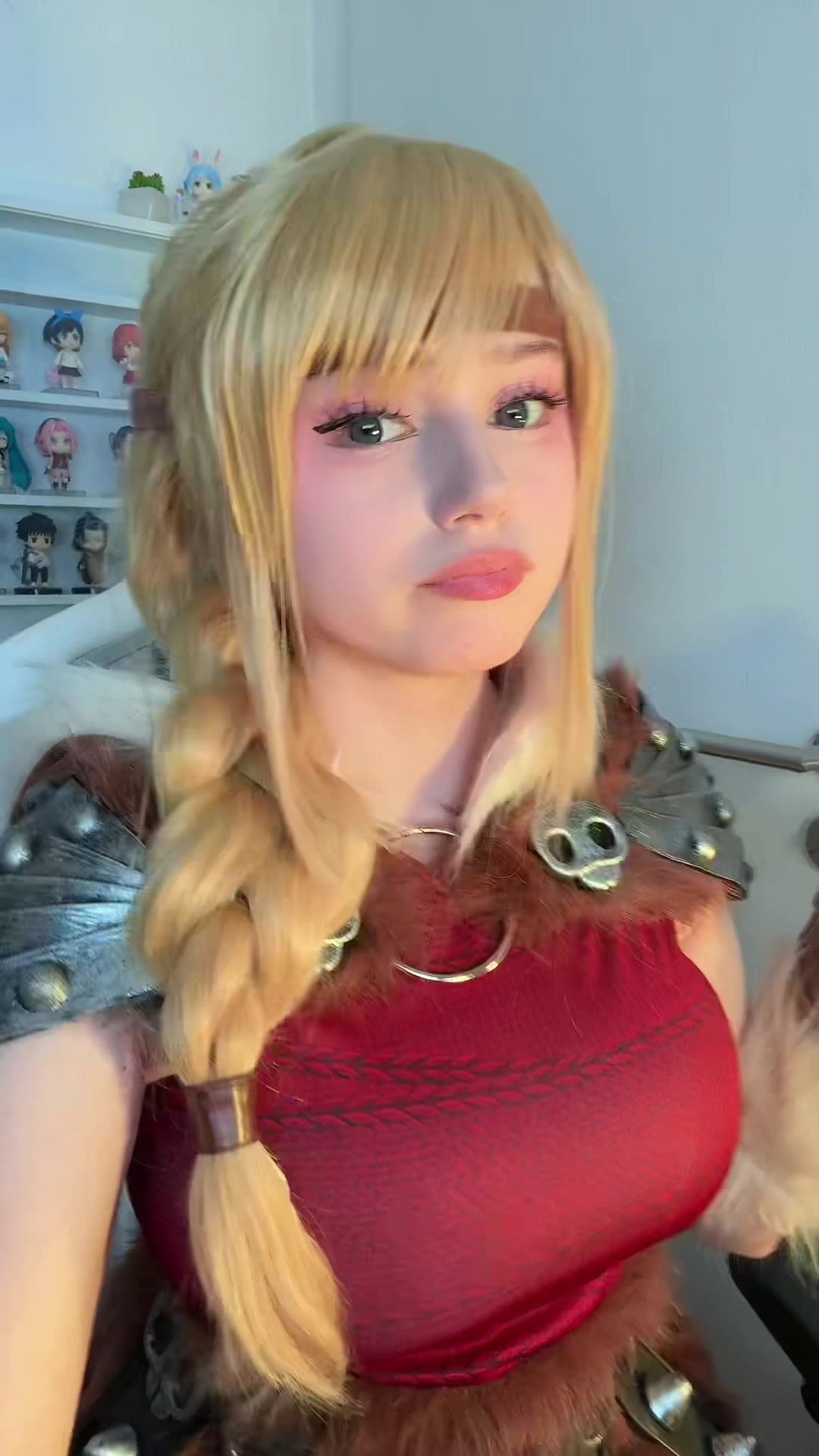 twitch.tv/upminaa (@upminaa.cos) - Urlebird