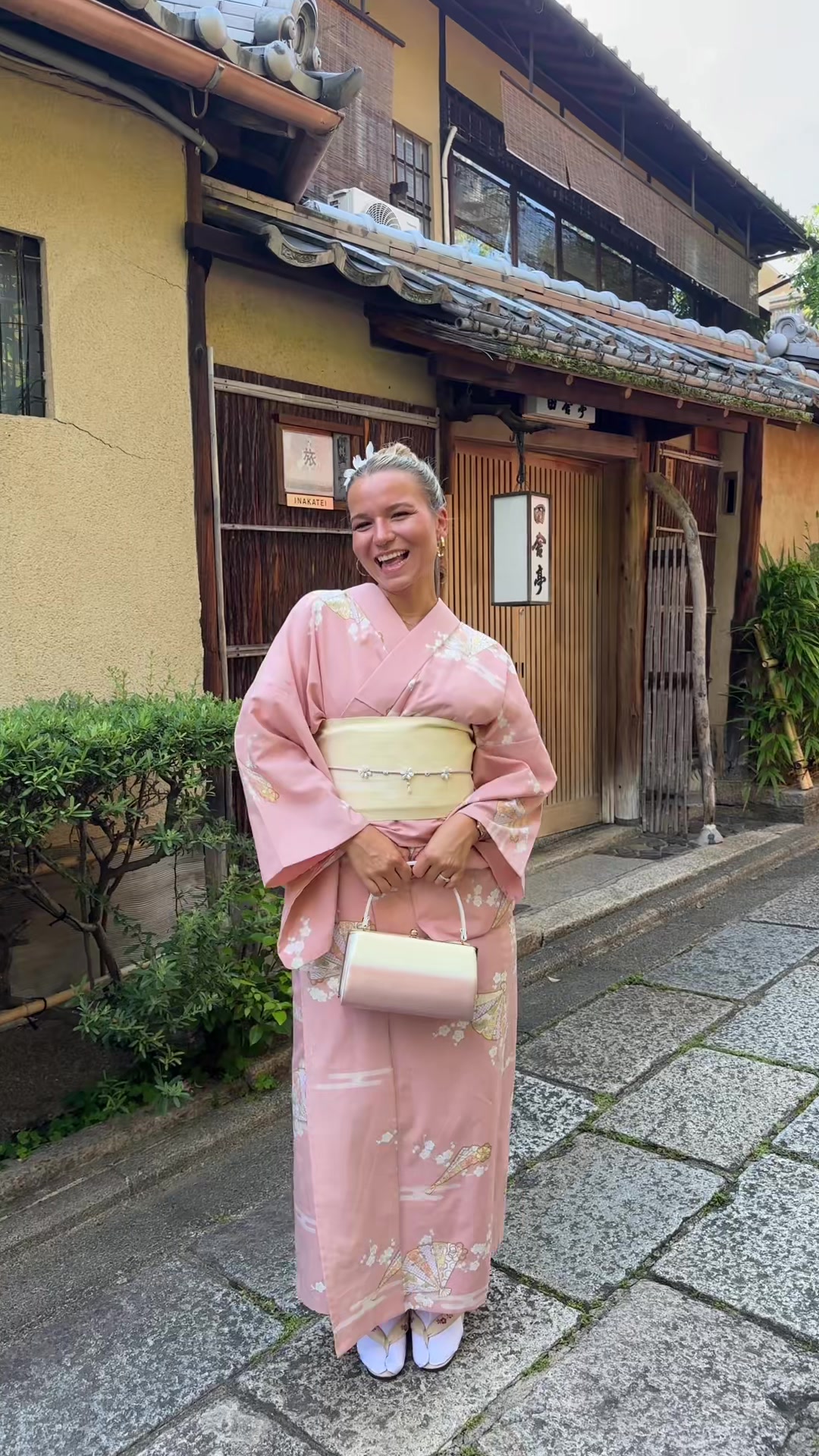 alinaxloves (@alinaxloves) - Urlebird