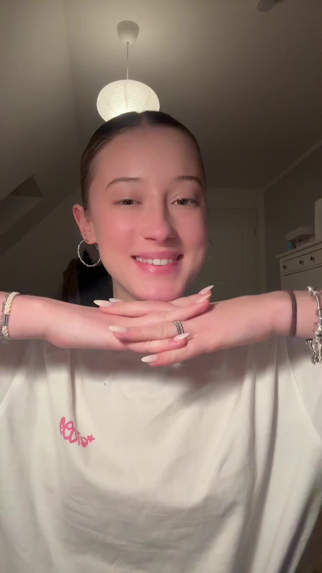 I didn’t post content at this time but | Yes (@eliza.deniz)