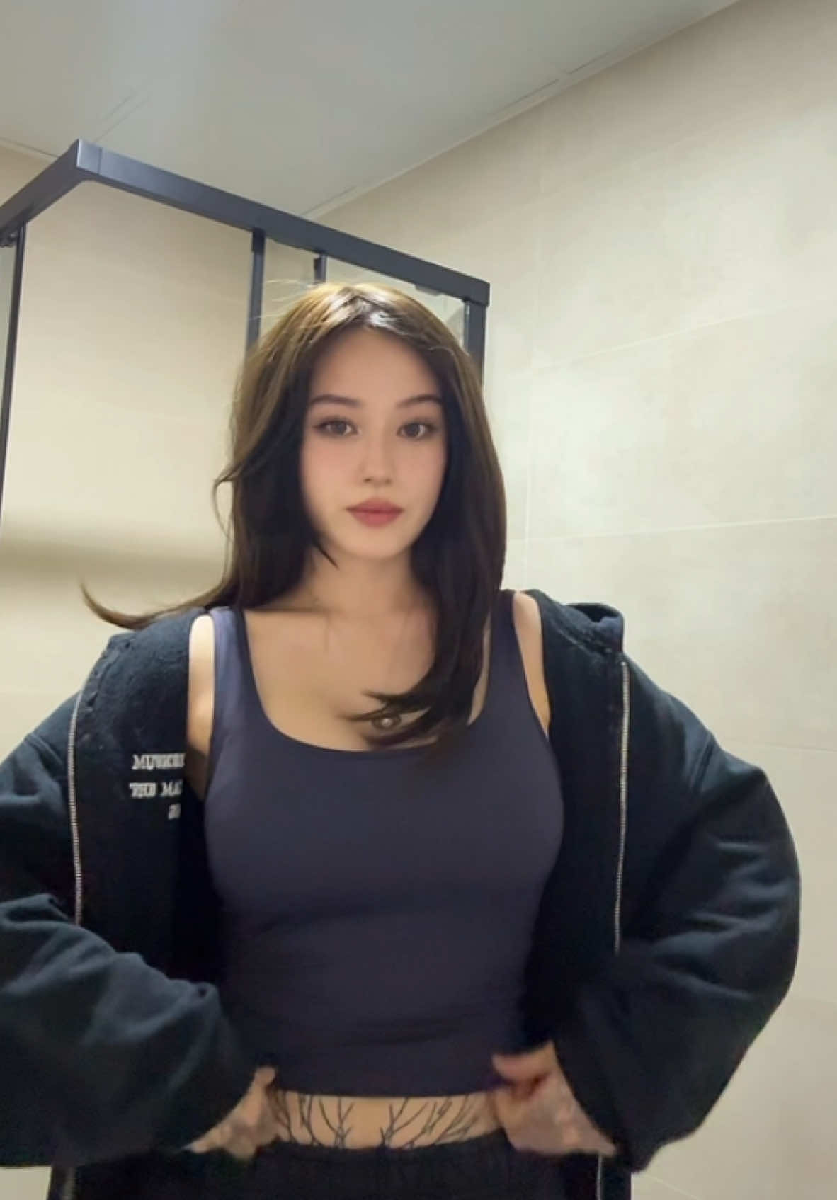 #OOTD but I only wear sweat pants and | 𝜗jade anh𝜚 (@jadeyanh_)