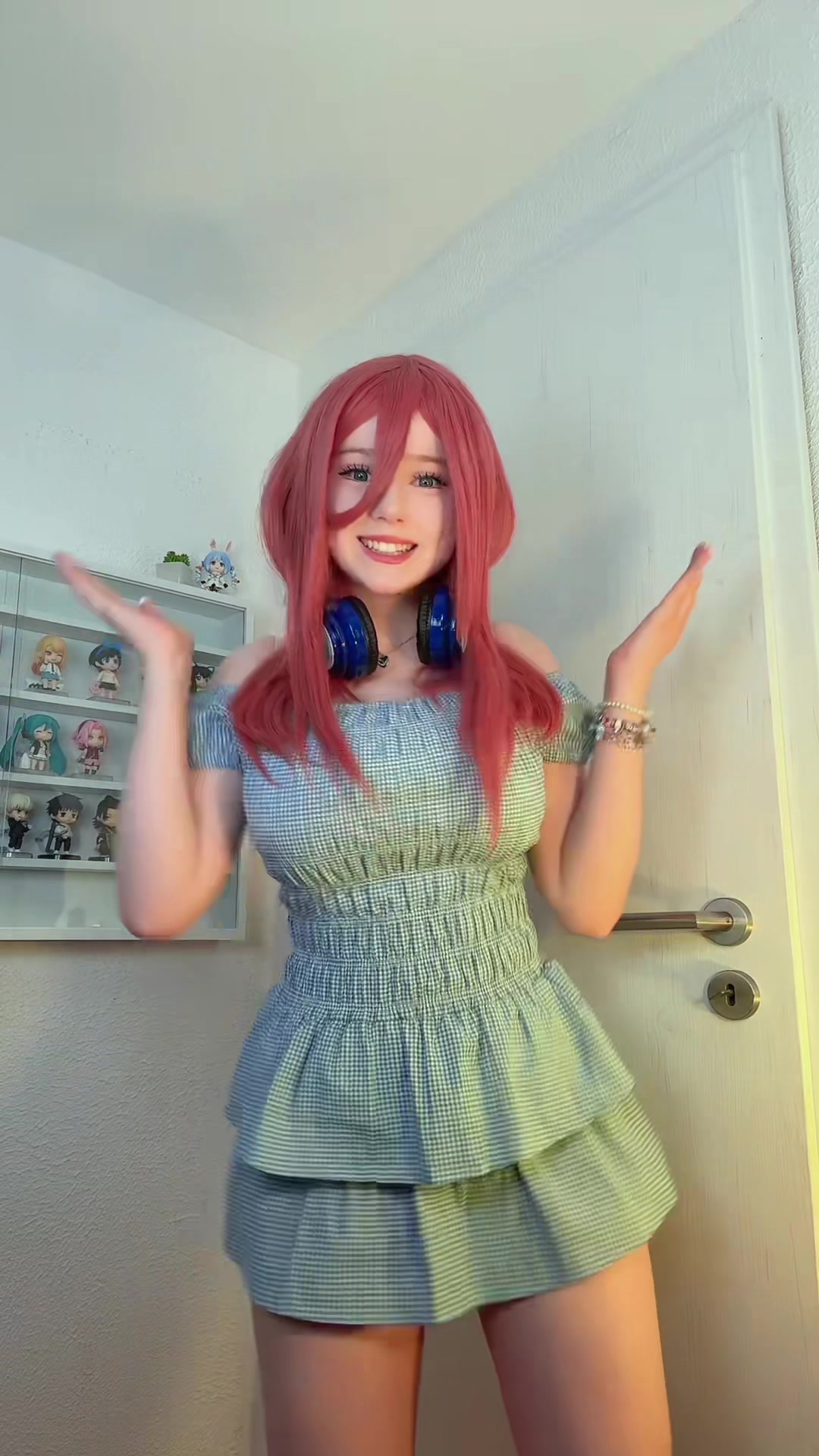 twitch.tv/upminaa (@upminaa.cos) - Urlebird