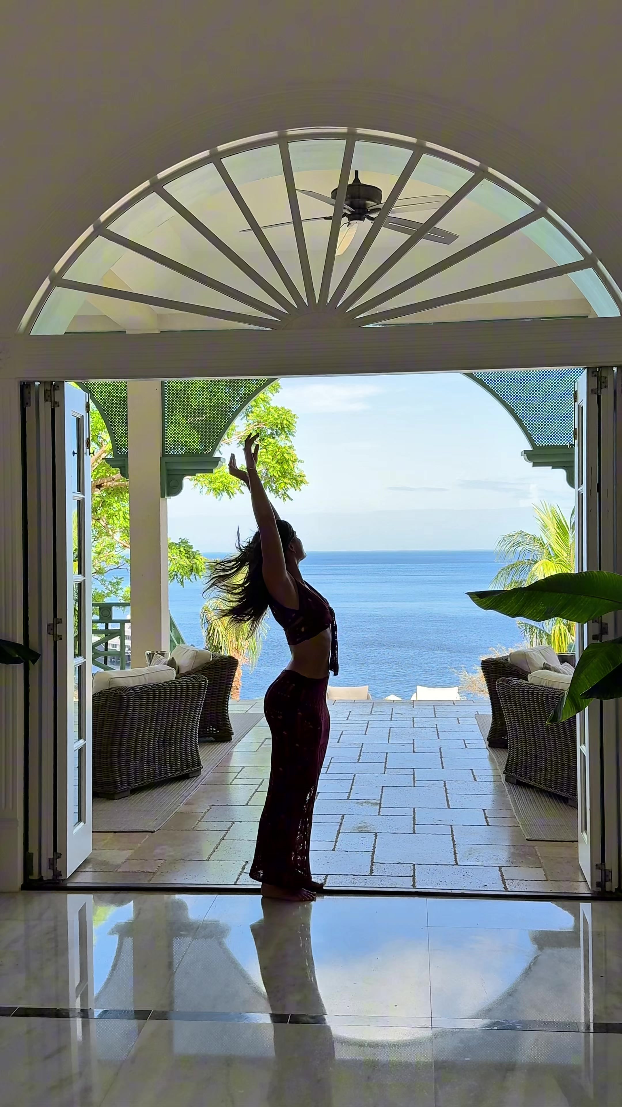 Elle Edwards (@livefitelle) - Urlebird